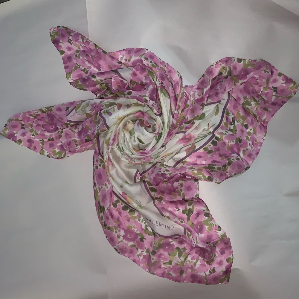 Authentic Valentino Pink Silk? Chiffon Floral Print S… - Gem